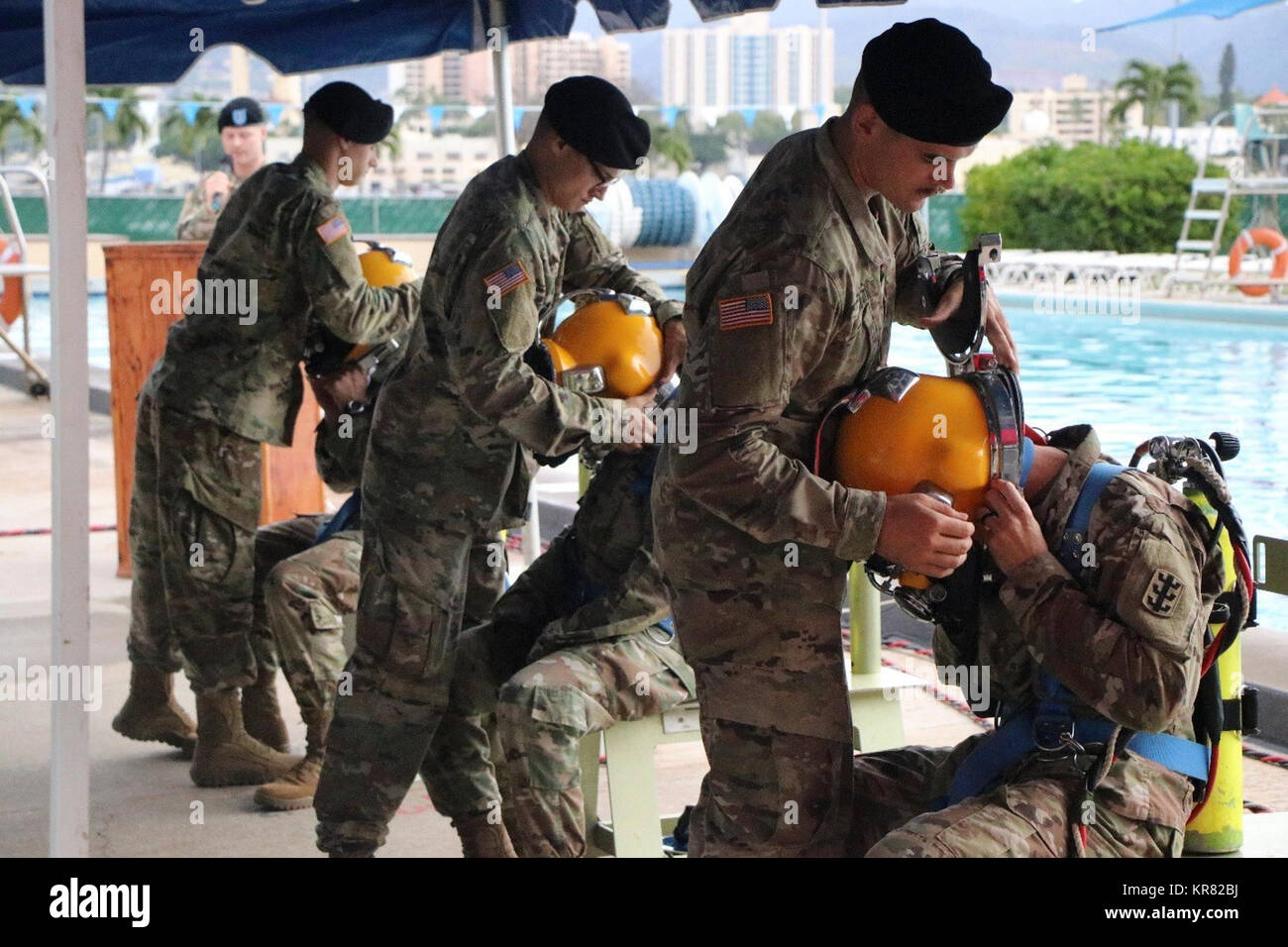 Members of the 7th Engineer Dive Detachment command team prepare their ...