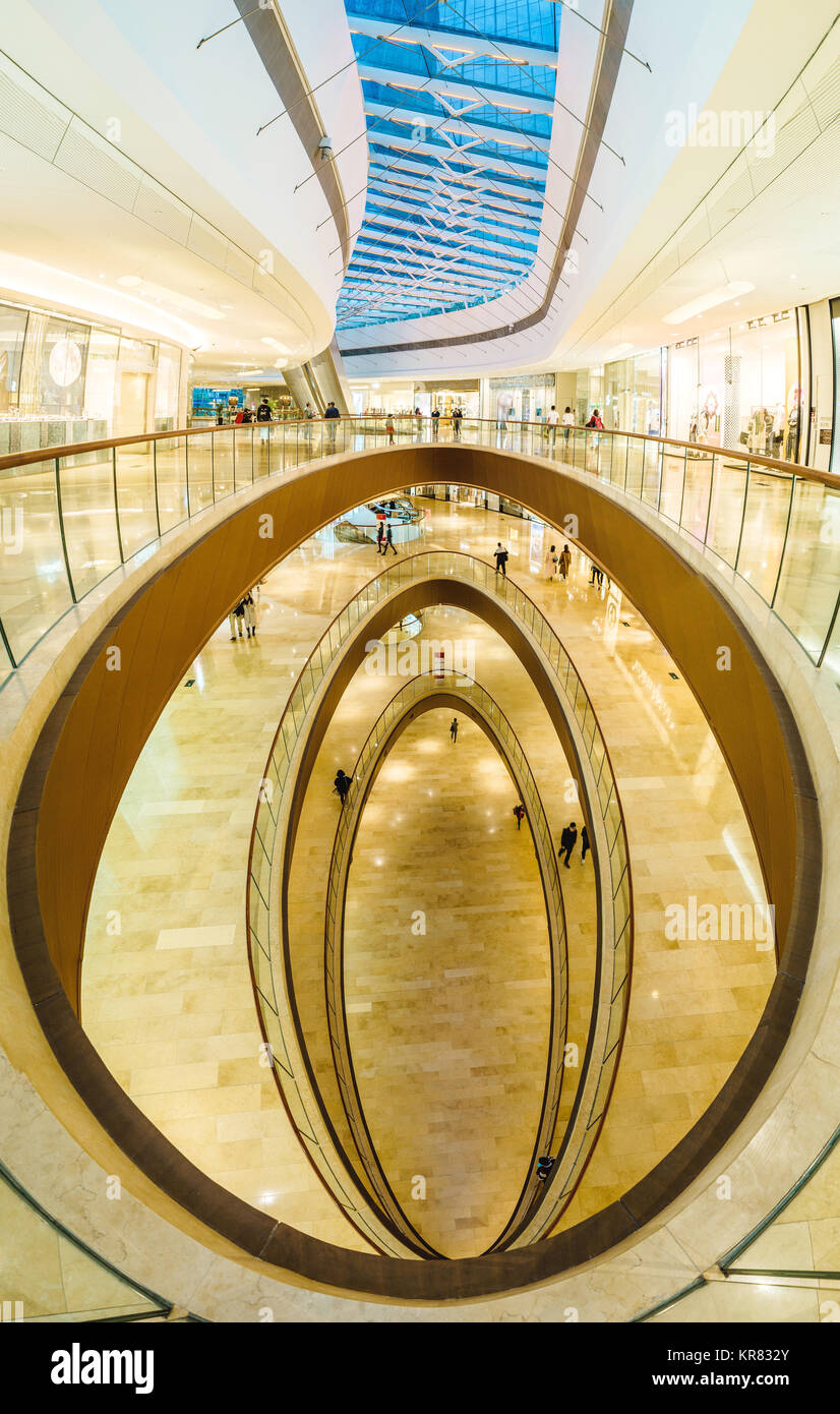 Shopping malls interior hi-res stock photography and images - Alamy