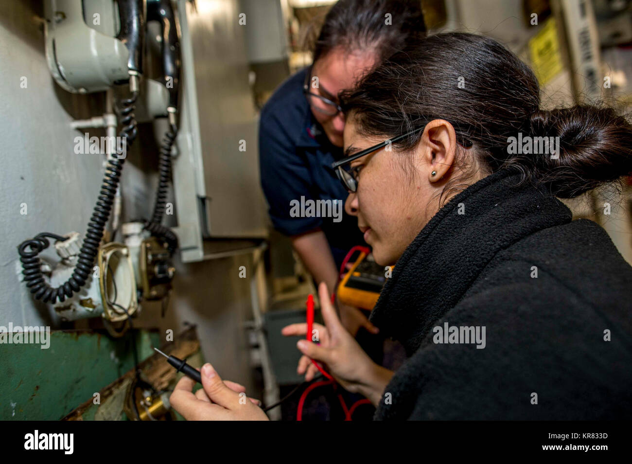 ATLANTIC OCEAN (Dec. 11, 2017) Interior Communications Electrician 3rd ...
