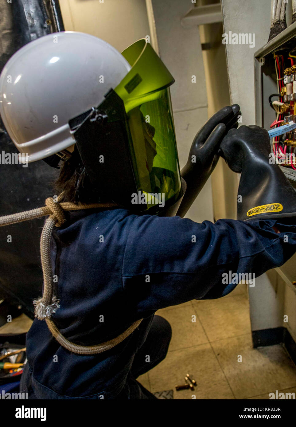ATLANTIC OCEAN (Dec. 11, 2017) Electrician's Mate Fireman Yanhui Chen ...