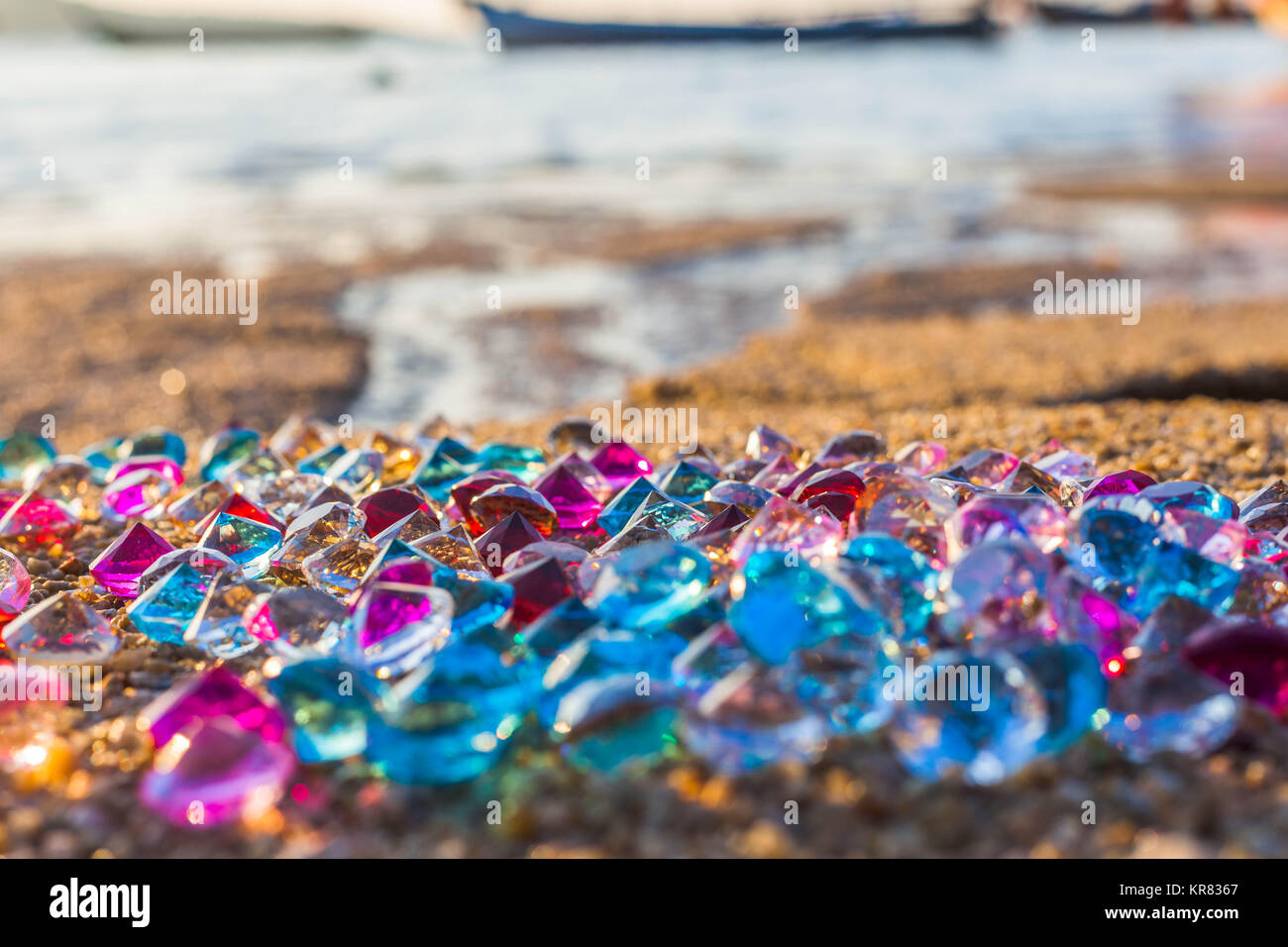 Diamonds sparkle fall hi-res stock photography and images - Alamy