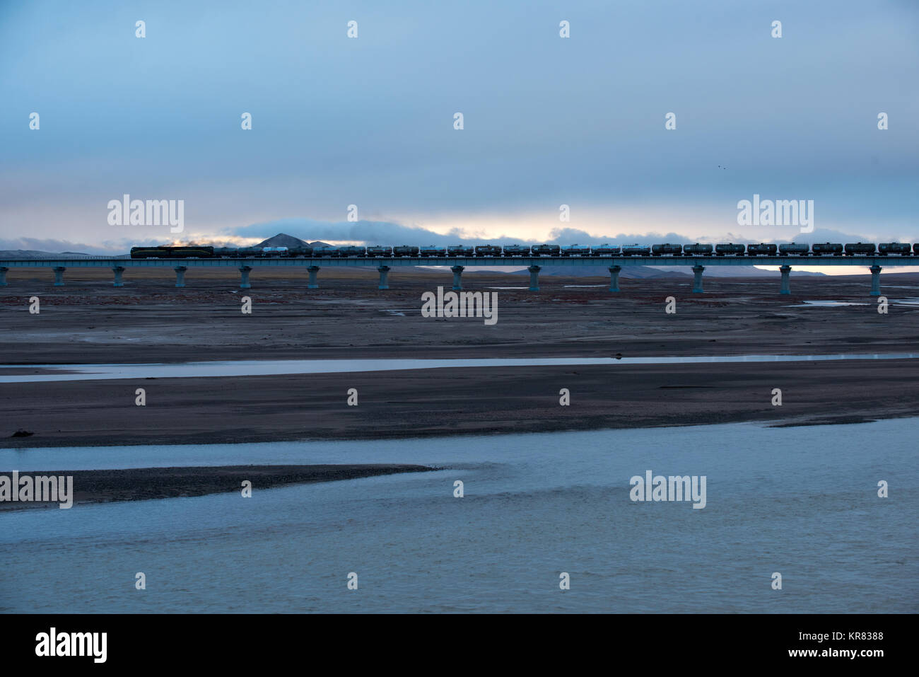 Tuotuo River wetland scenery in Qinghai Province,China Stock Photo - Alamy