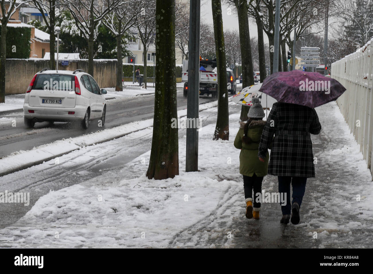 Heavy urban snowfall, Lyon, France Stock Photo - Alamy