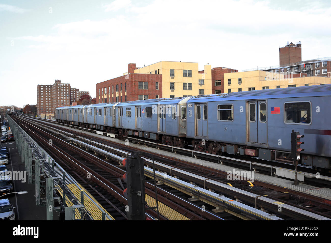 Train above ground on subway hi-res stock photography and images - Alamy