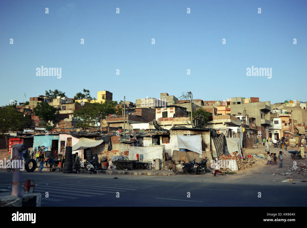 Indian slums hi-res stock photography and images - Alamy