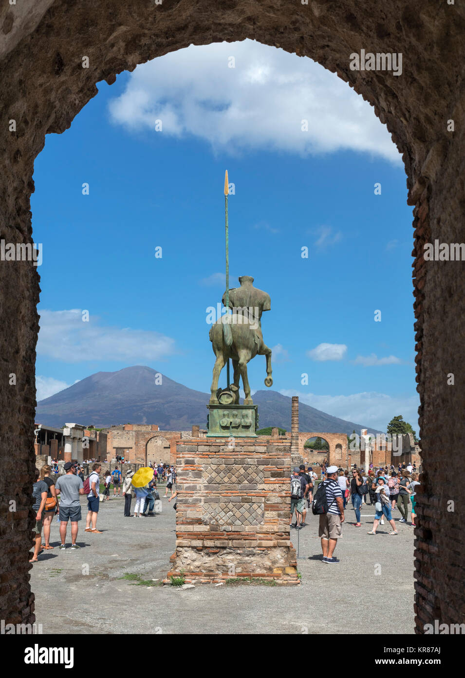 Pompeii forum statue hi-res stock photography and images - Alamy