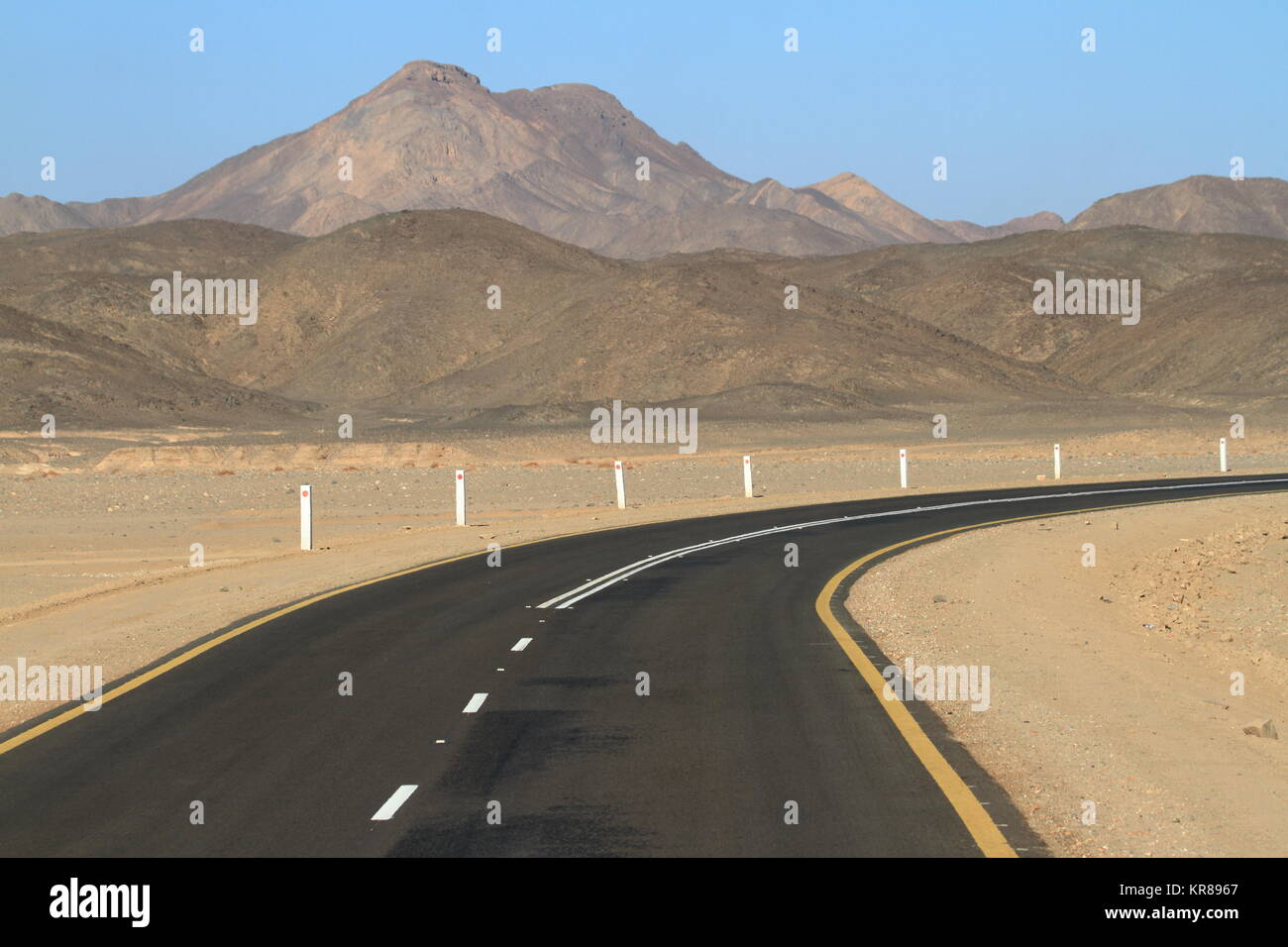 roads in the sahara from sudan Stock Photo - Alamy