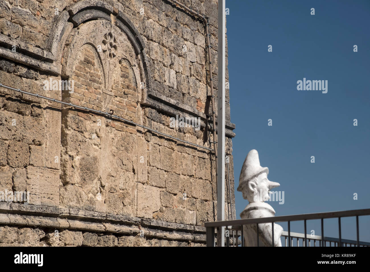 Civitella del Tronto (Teramo, Abruzzi, Italy), medieval town. Statue of ...