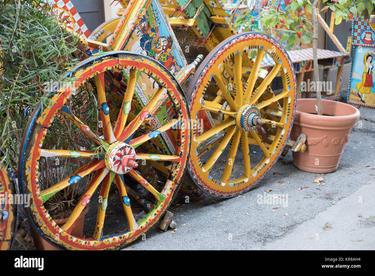 Palermo carretto siciliano hi-res stock photography and images - Alamy