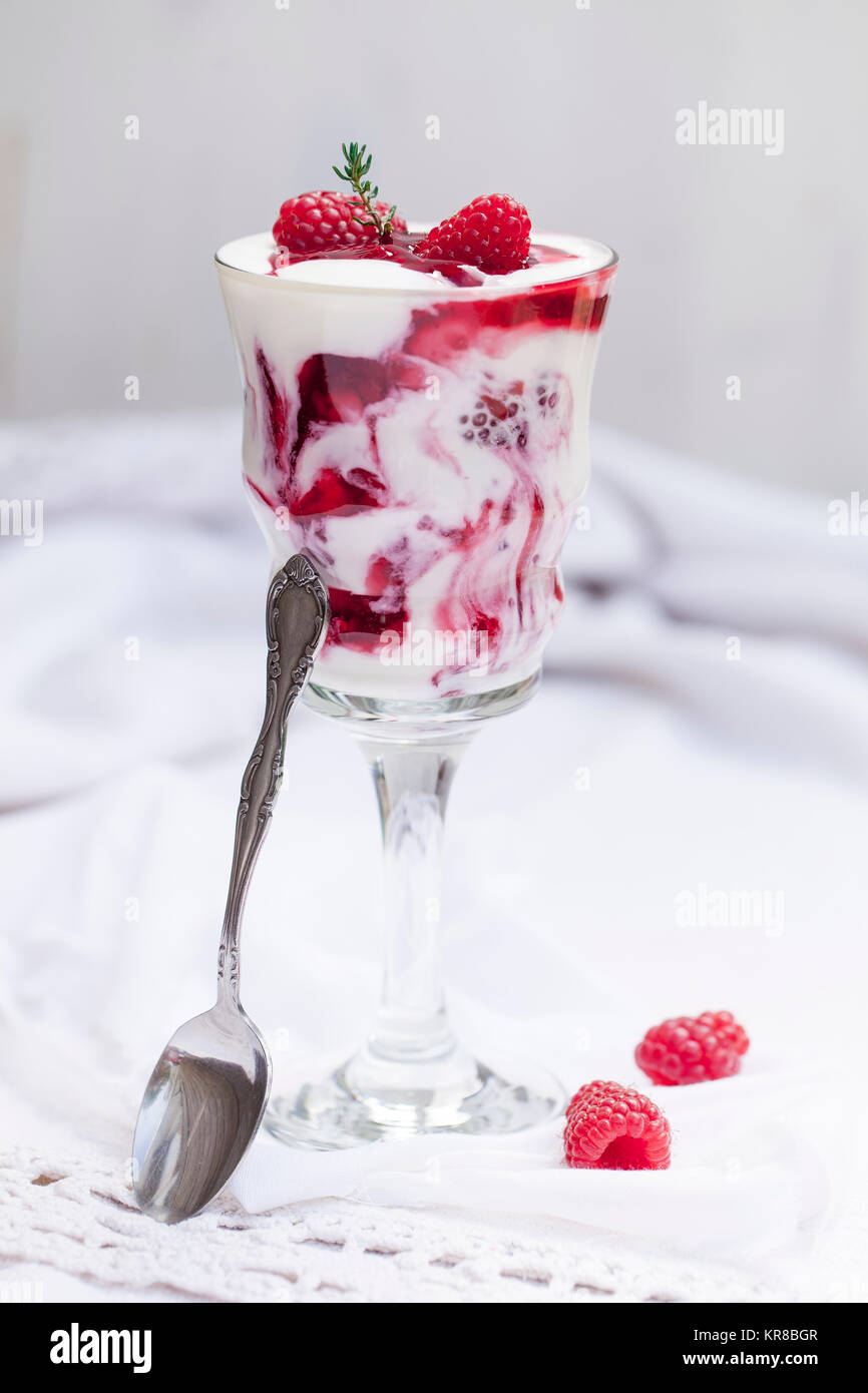 raspberry quark dessert Stock Photo - Alamy