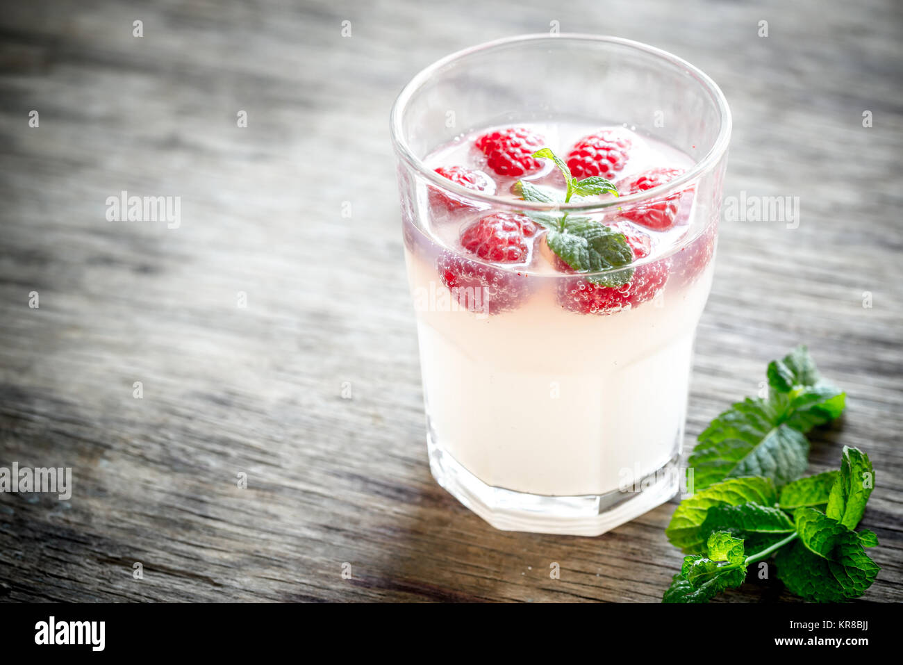 Sparkling Raspberry - Limoncello Cocktail Stock Photo - Alamy