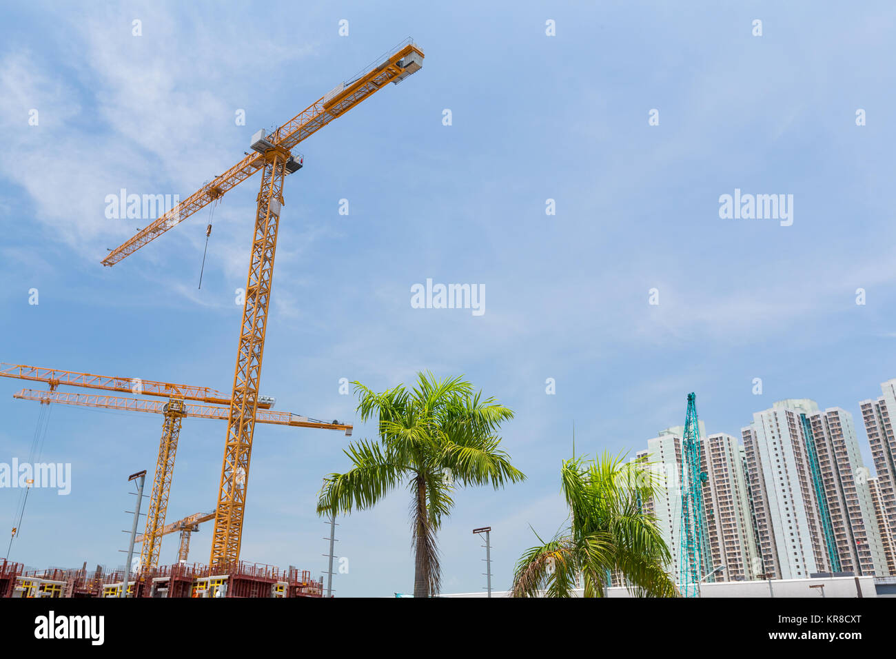 Construction crane and building Stock Photo - Alamy