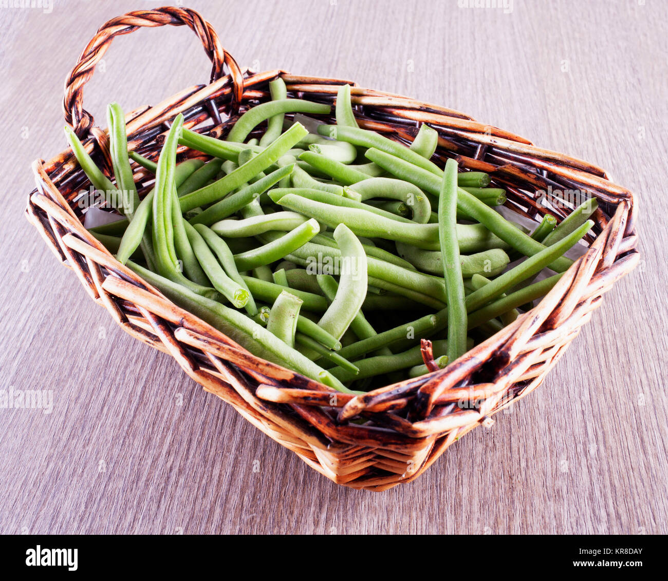 Green beans in basket Stock Photo - Alamy