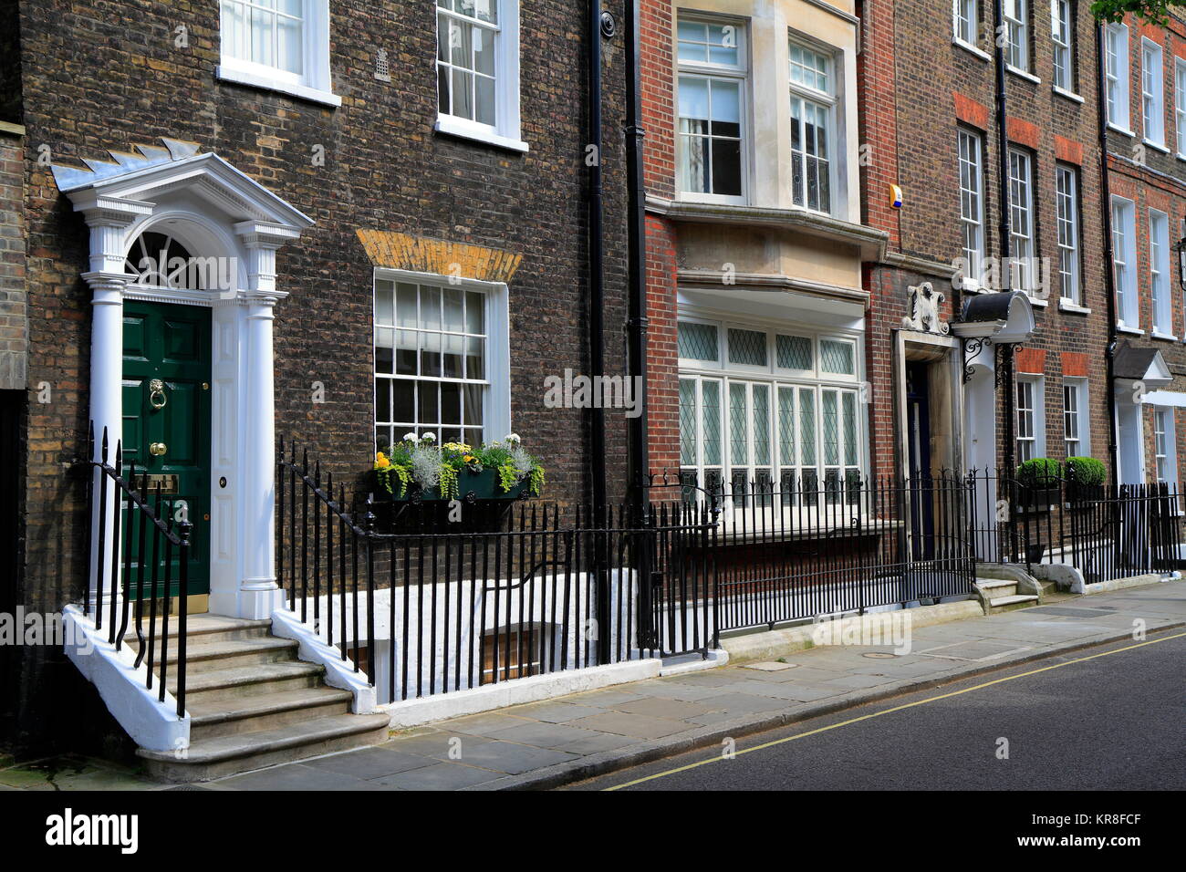 Grand Victorian mansions in Kensington, London, UK Stock Photo - Alamy