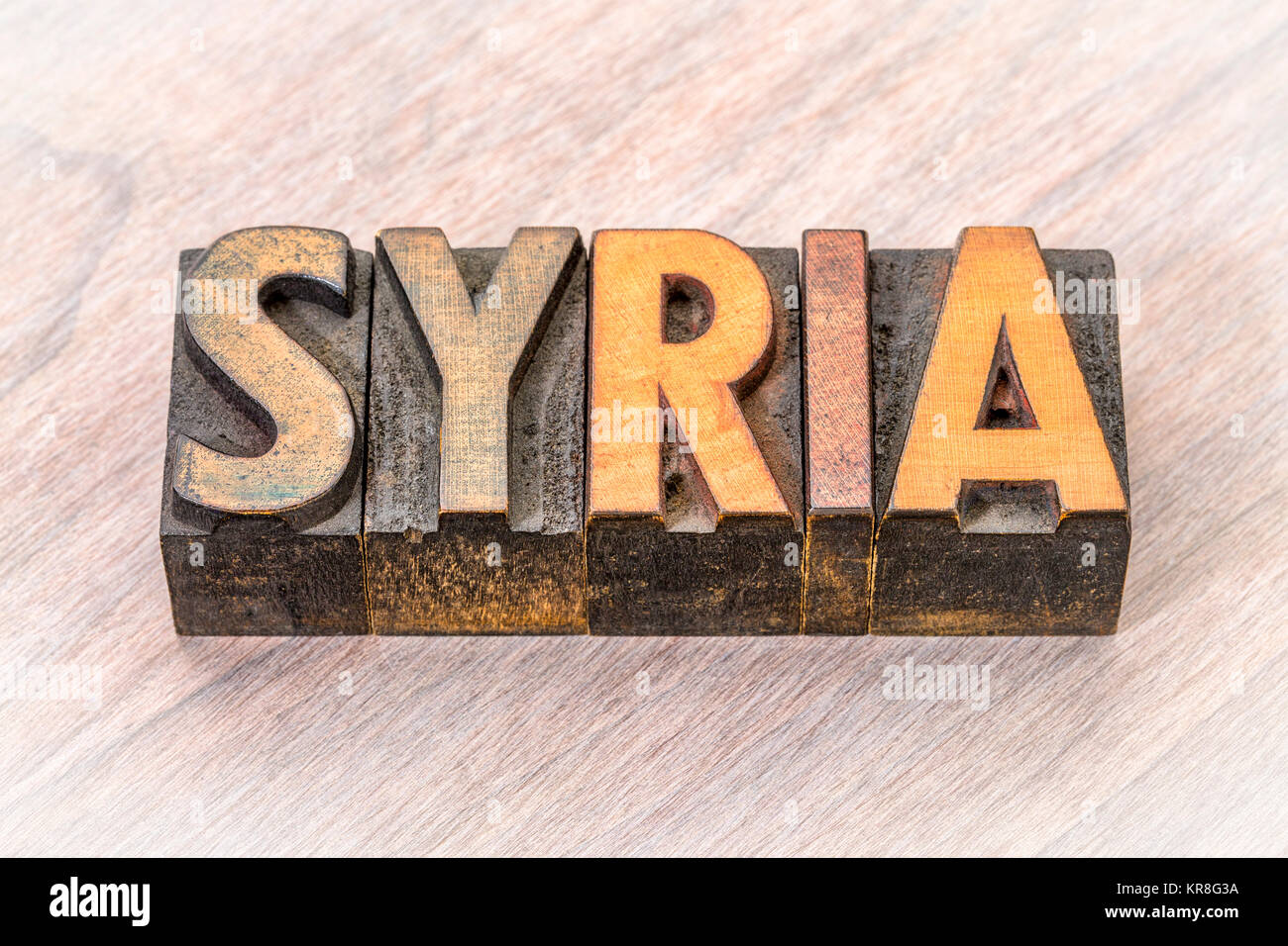 Syria word in vintage letterpress wood type against grained wood Stock ...