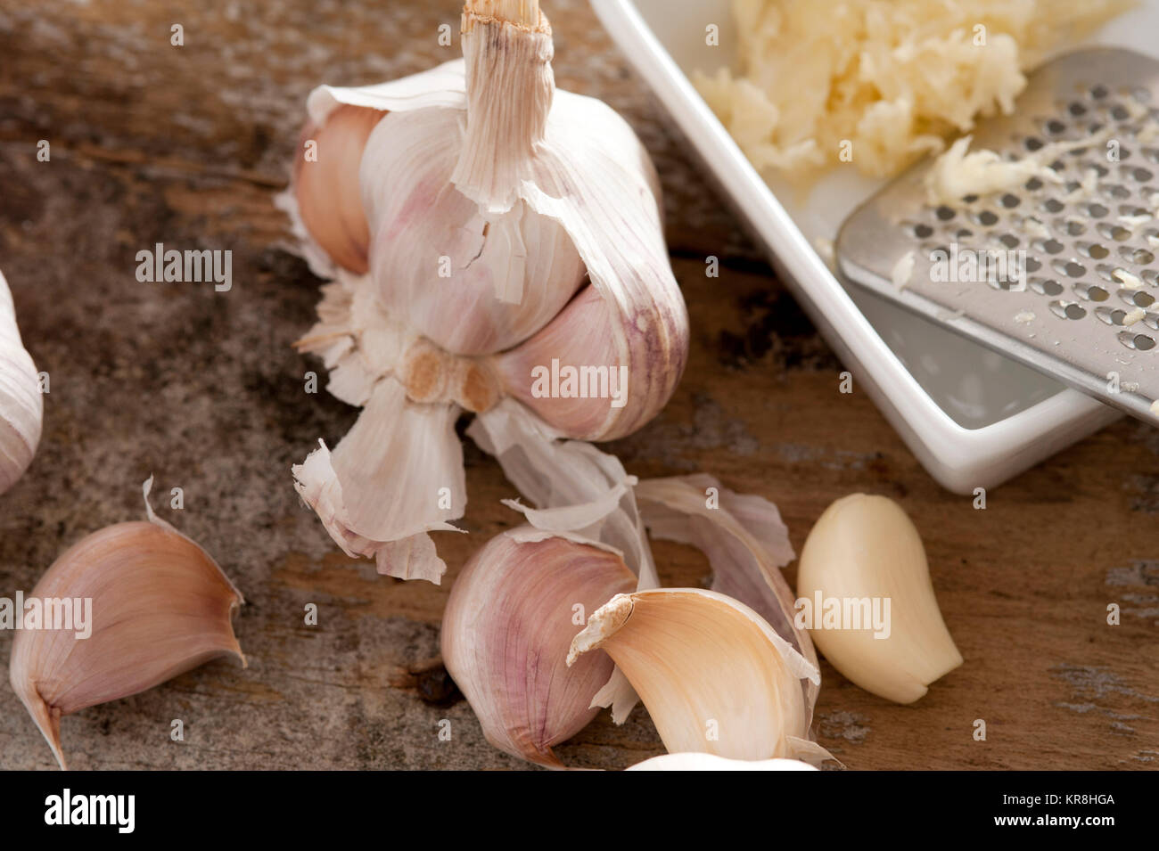 Grated garlic cloves hi-res stock photography and images - Alamy