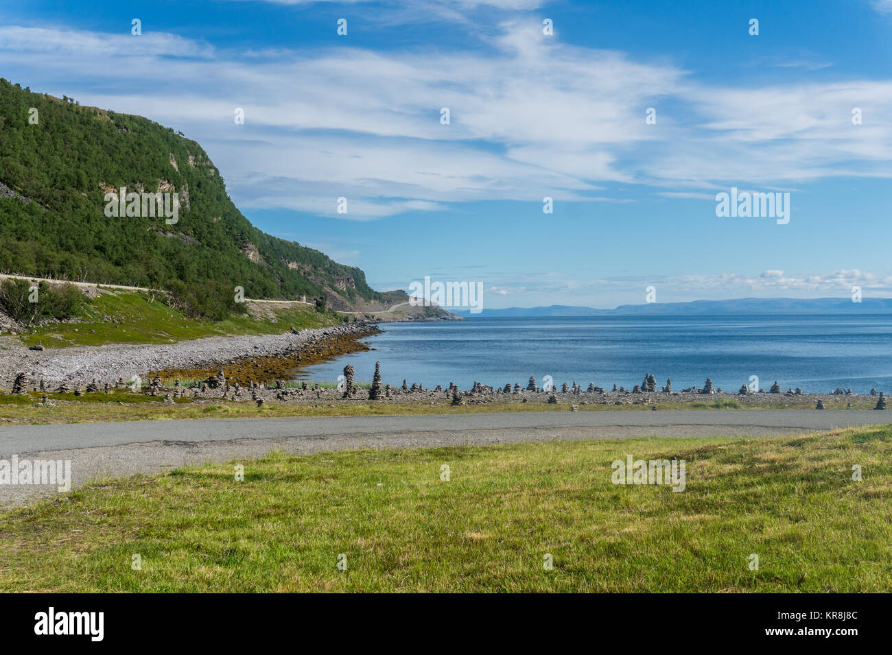 Human pyramid beach hi-res stock photography and images - Alamy