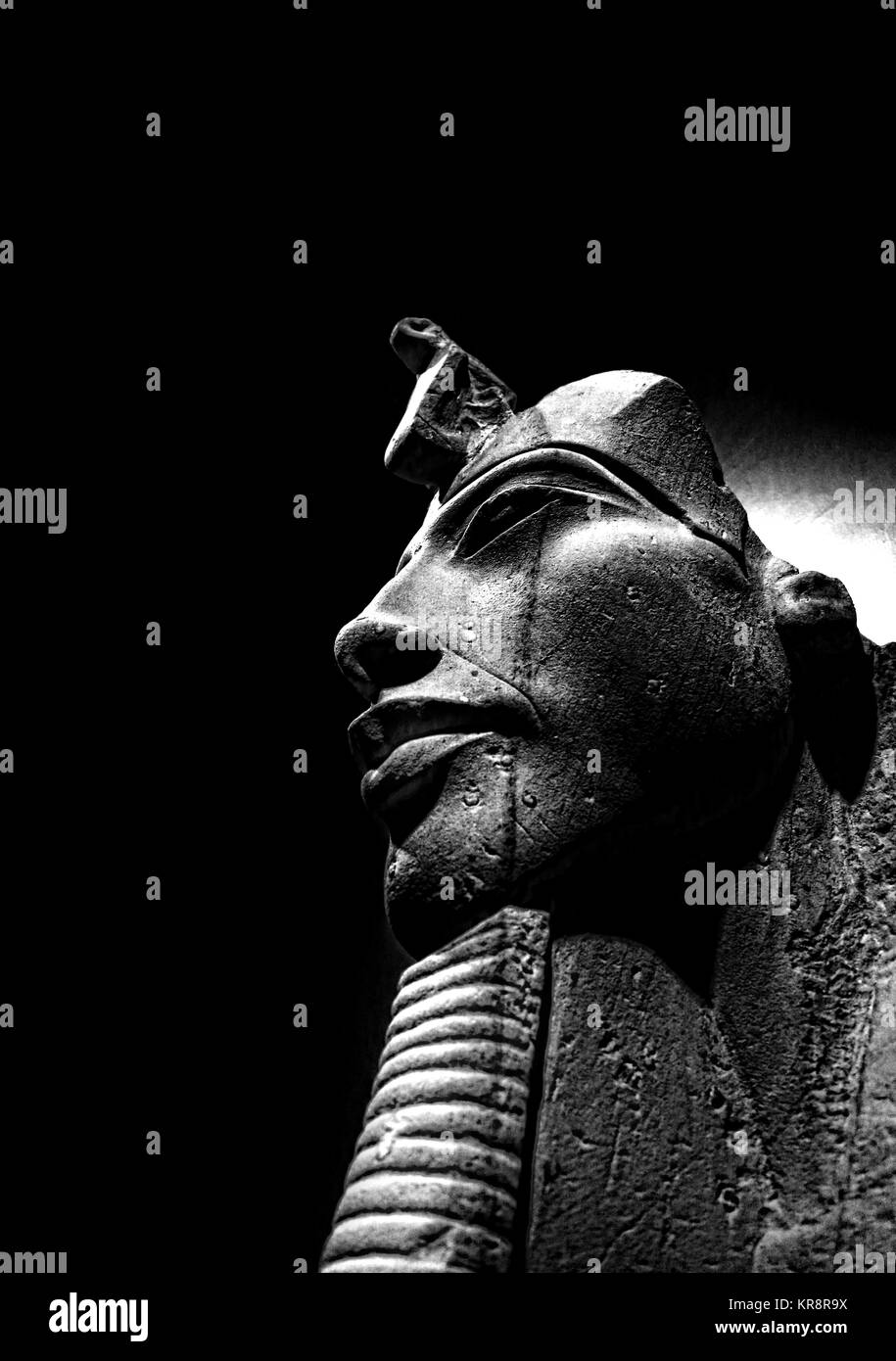 Pharaoh egypt tutankhamen king Black and White Stock Photos & Images ...
