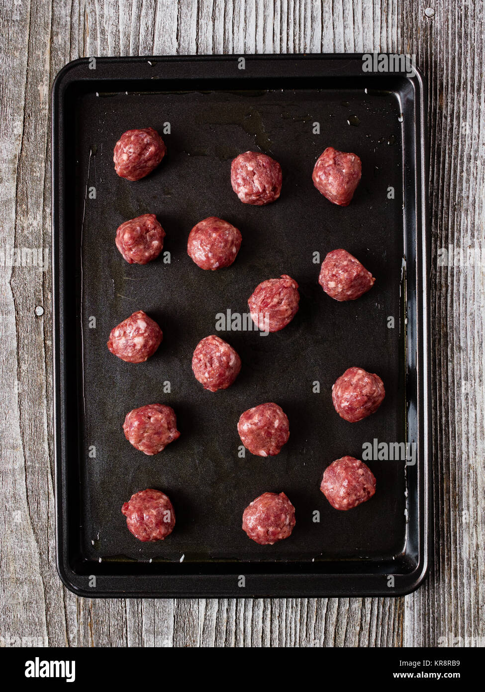 tray of uncooked meatball Stock Photo - Alamy