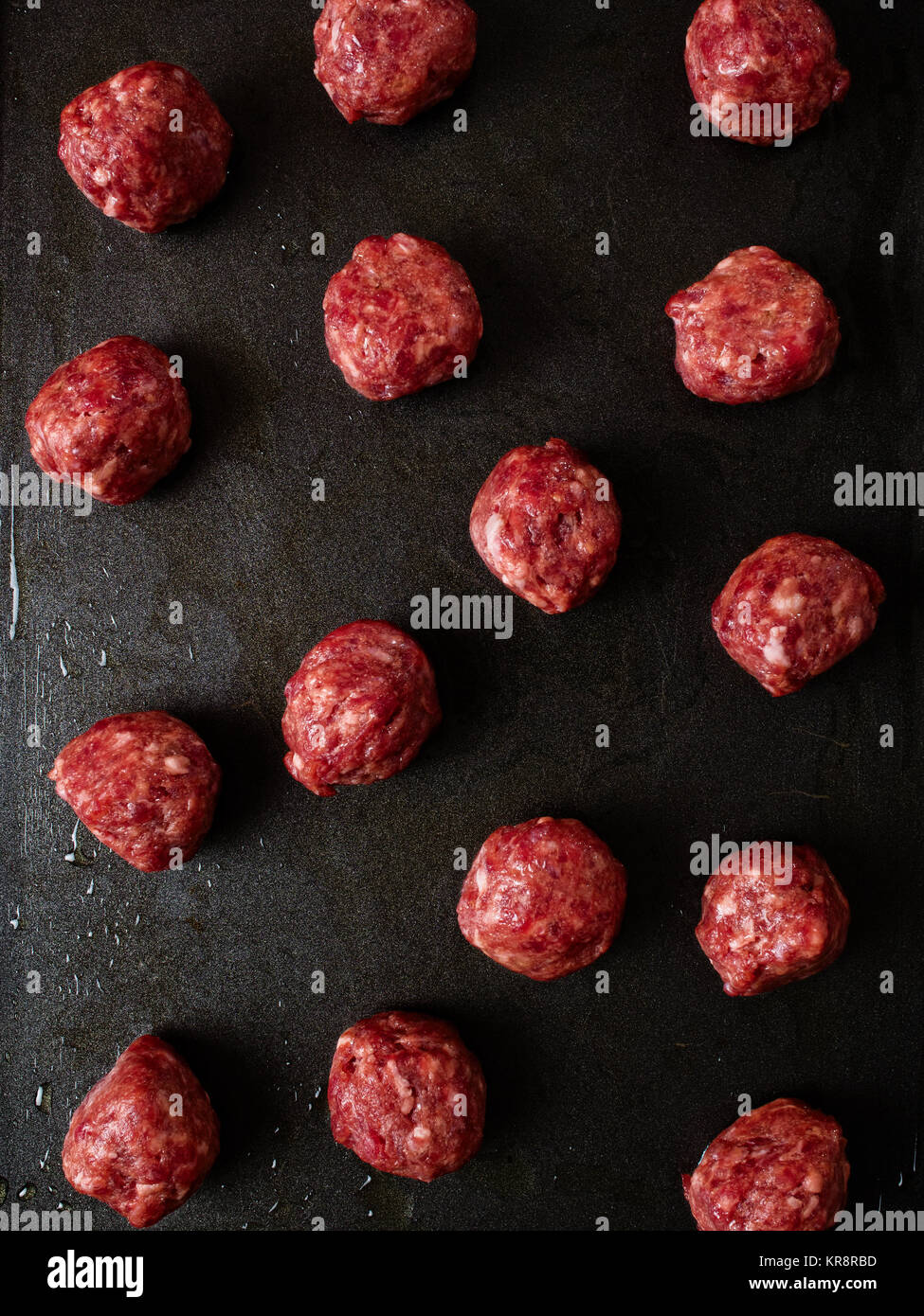 tray of uncooked meatball Stock Photo - Alamy