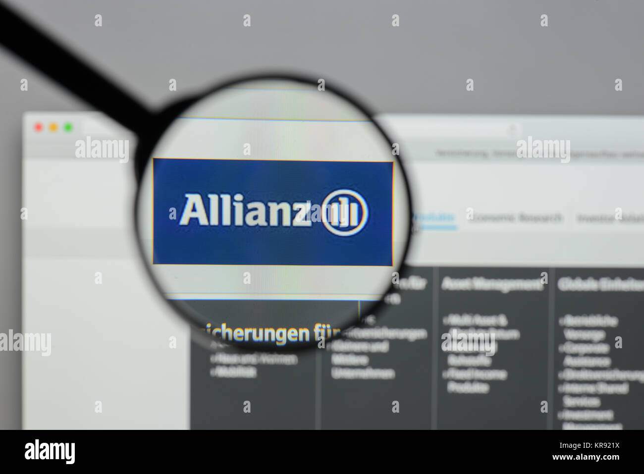 Allianz logo hi-res stock photography and images - Alamy
