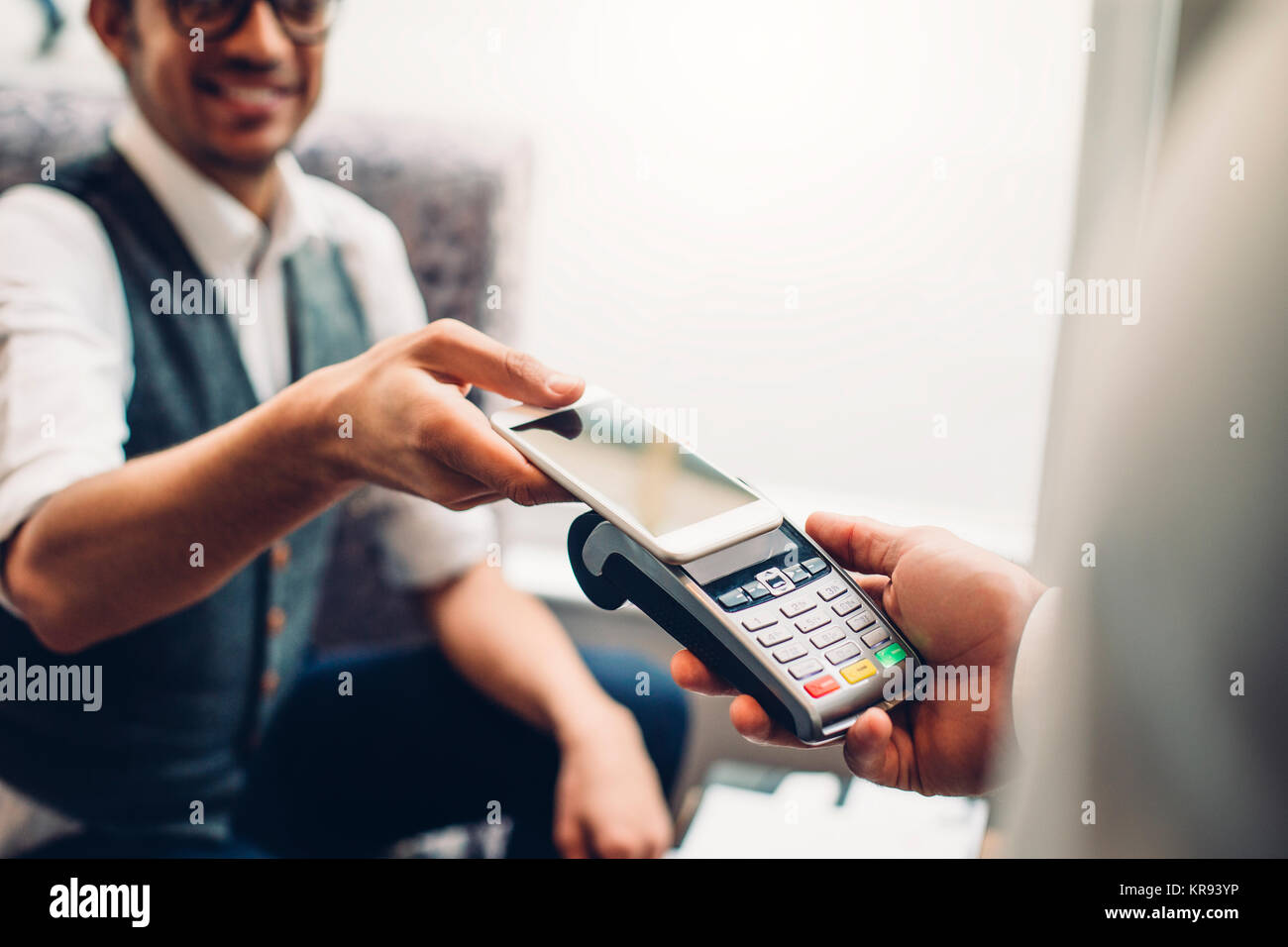 Contactless Smartphone Payment Stock Photo - Alamy
