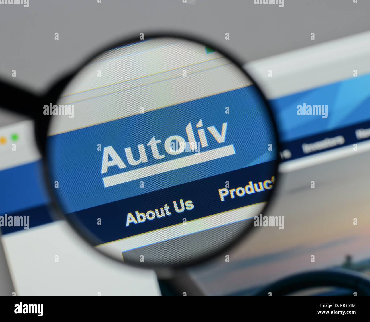 Autoliv symbol hi-res stock photography and images - Alamy