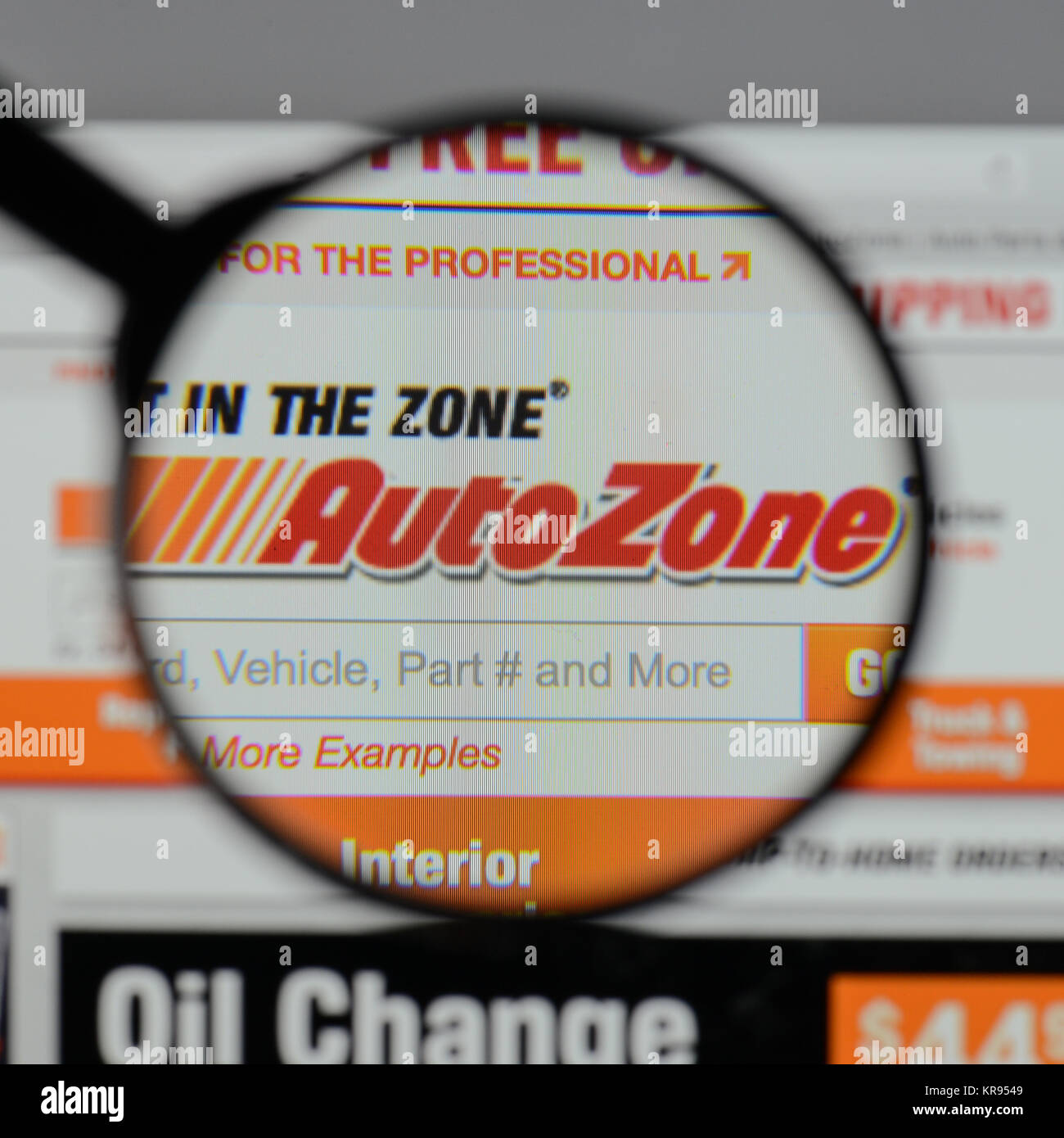 Autozone logo hi-res stock photography and images - Alamy