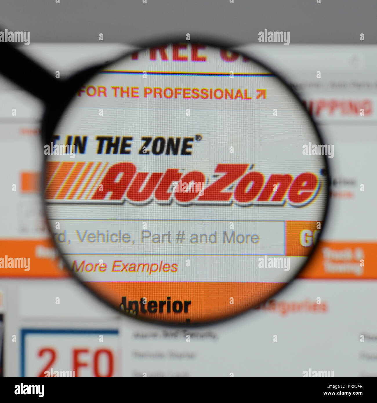 Autozone logo hi-res stock photography and images - Alamy