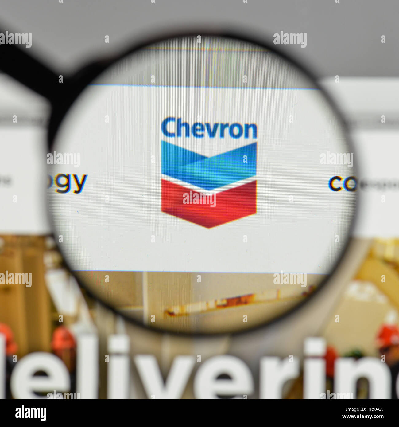 Chevron logo hi-res stock photography and images - Alamy