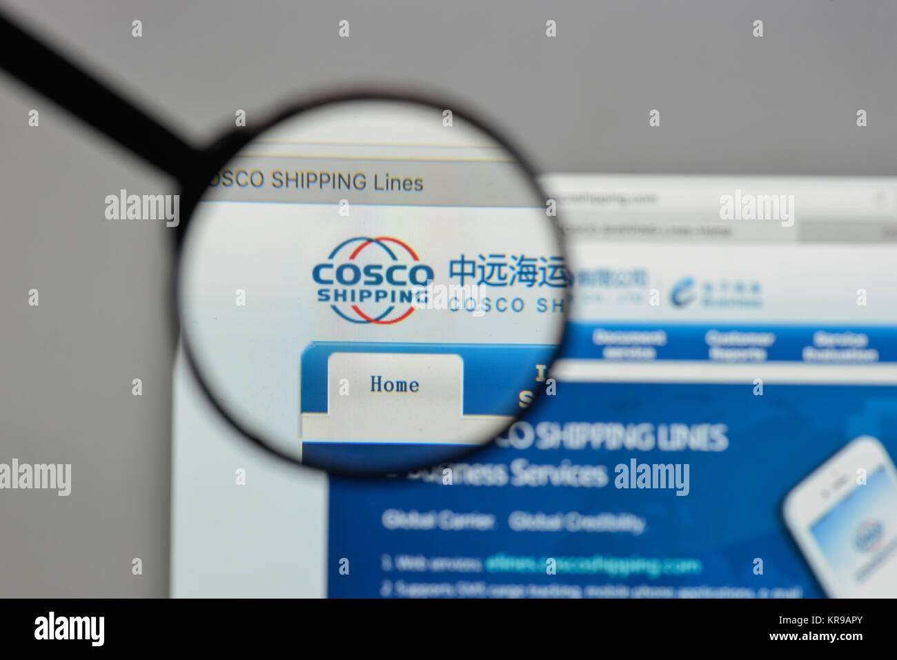 Cosco logo hi-res stock photography and images - Alamy