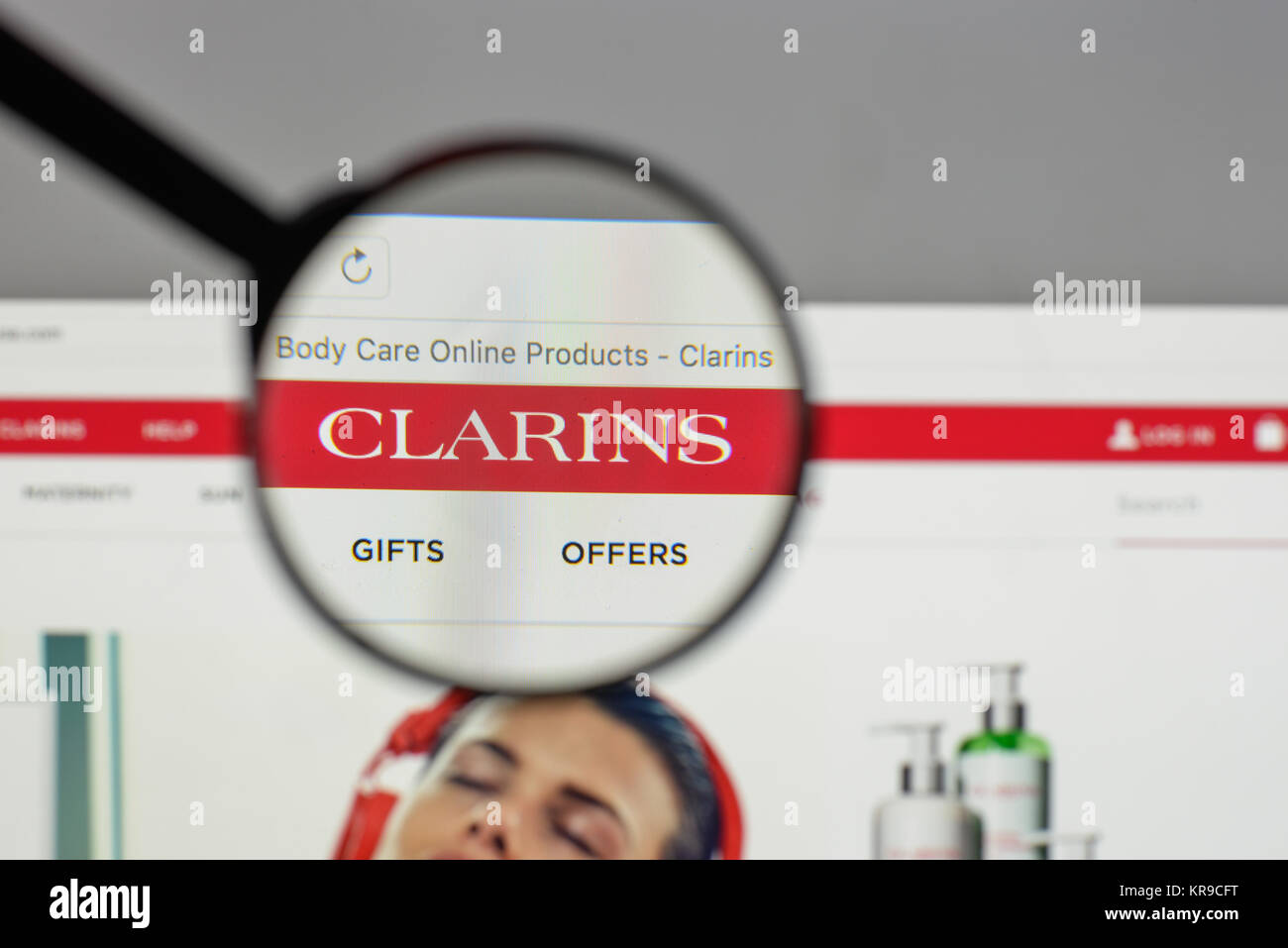 Clarins logo hi-res stock photography and images - Alamy