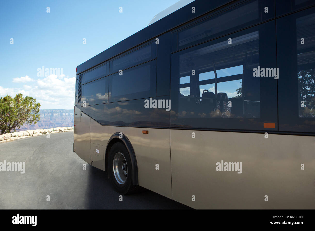 Mode of transport tour bus hi-res stock photography and images - Alamy