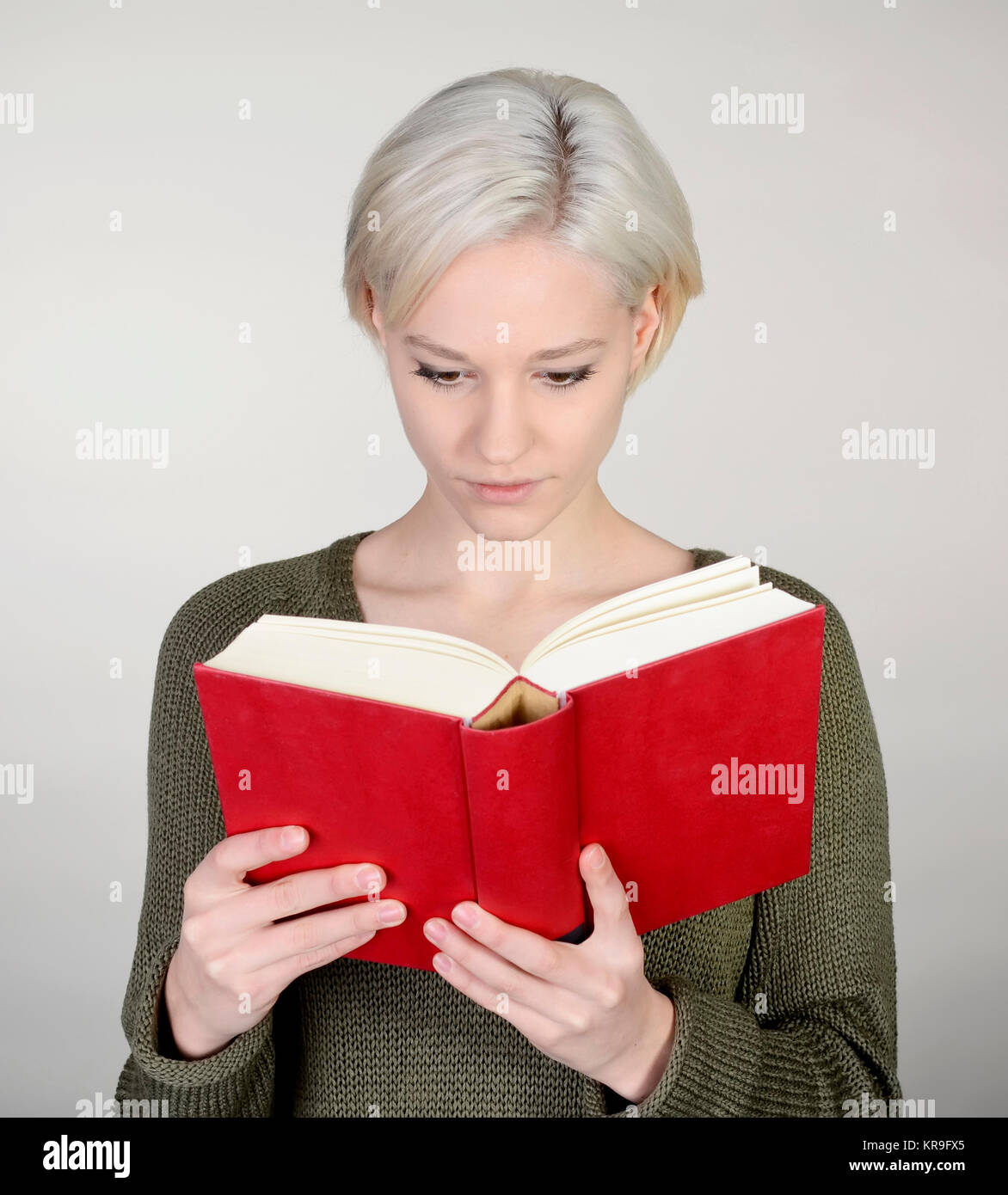 woman reading book Stock Photo - Alamy
