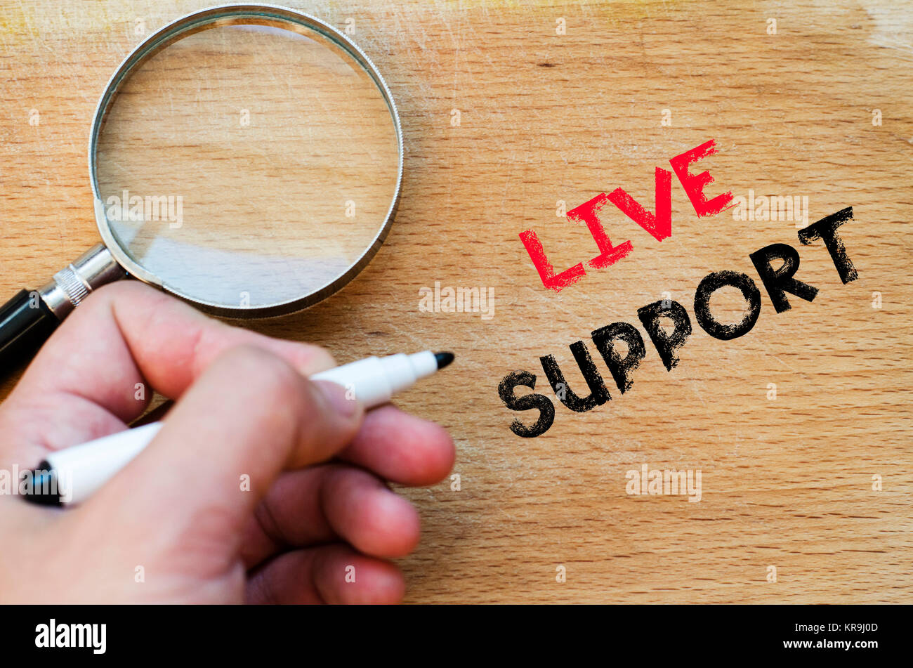 Live support text concept Stock Photo - Alamy