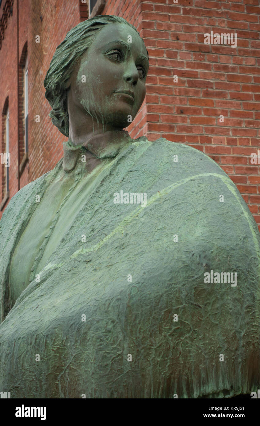 Millie the mill girl statue in Manchester NH Stock Photo - Alamy