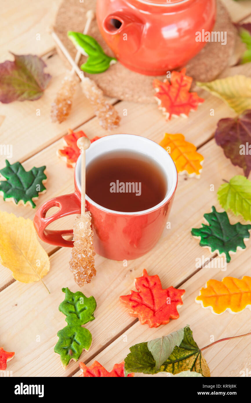 Tee blaetter hi-res stock photography and images - Alamy