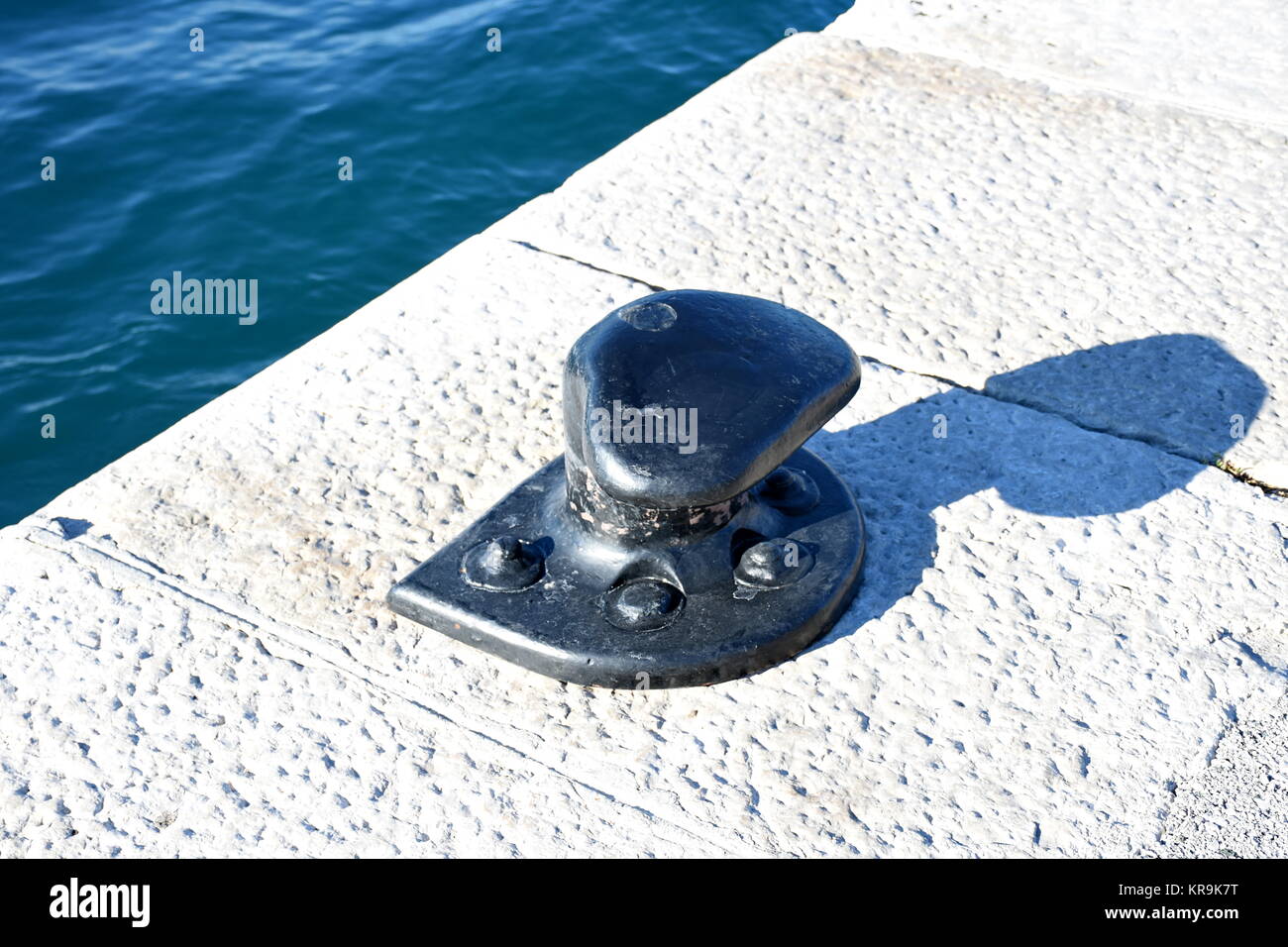 Poller hafenpoller hi-res stock photography and images - Alamy