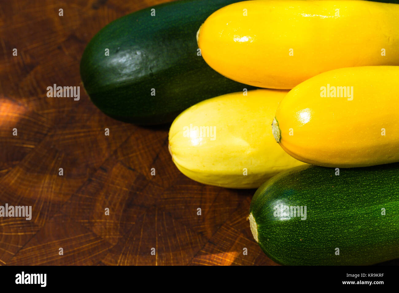 green and yellow vegetable marrow Stock Photo - Alamy