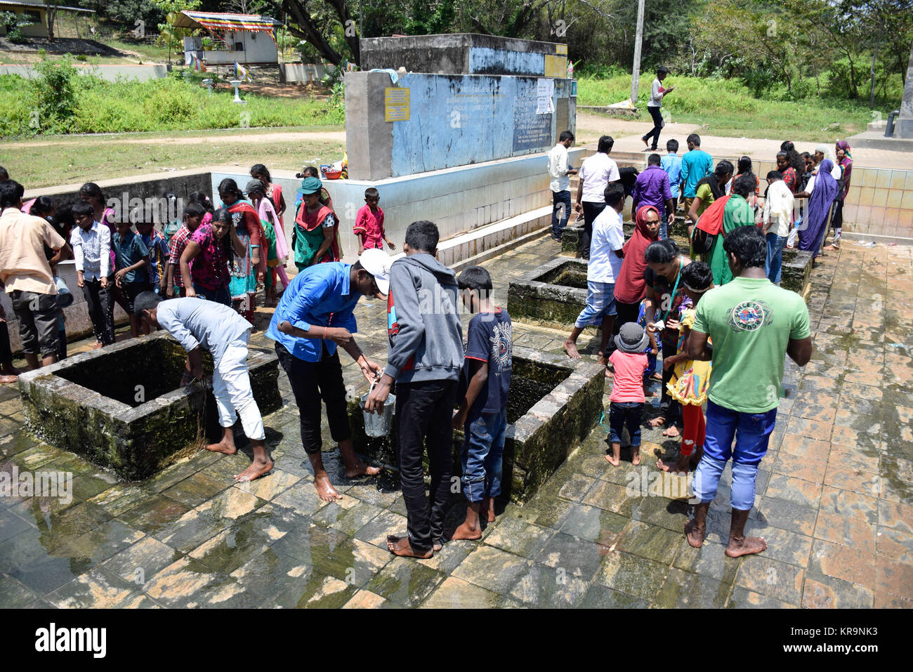 Sri lanakans hi-res stock photography and images - Alamy