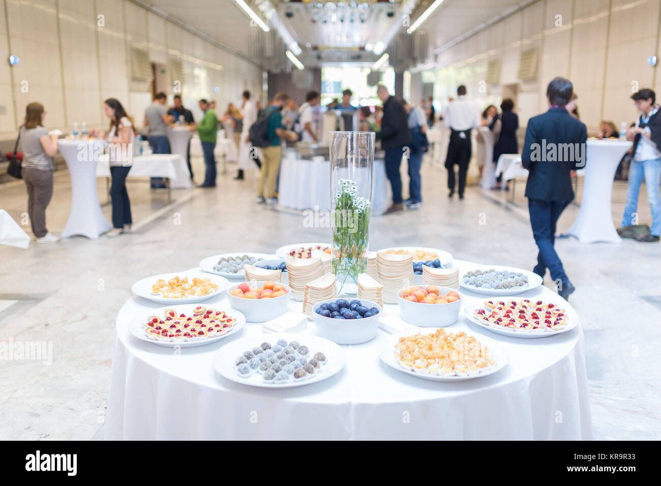 Coffee break at conference meeting Stock Photo - Alamy
