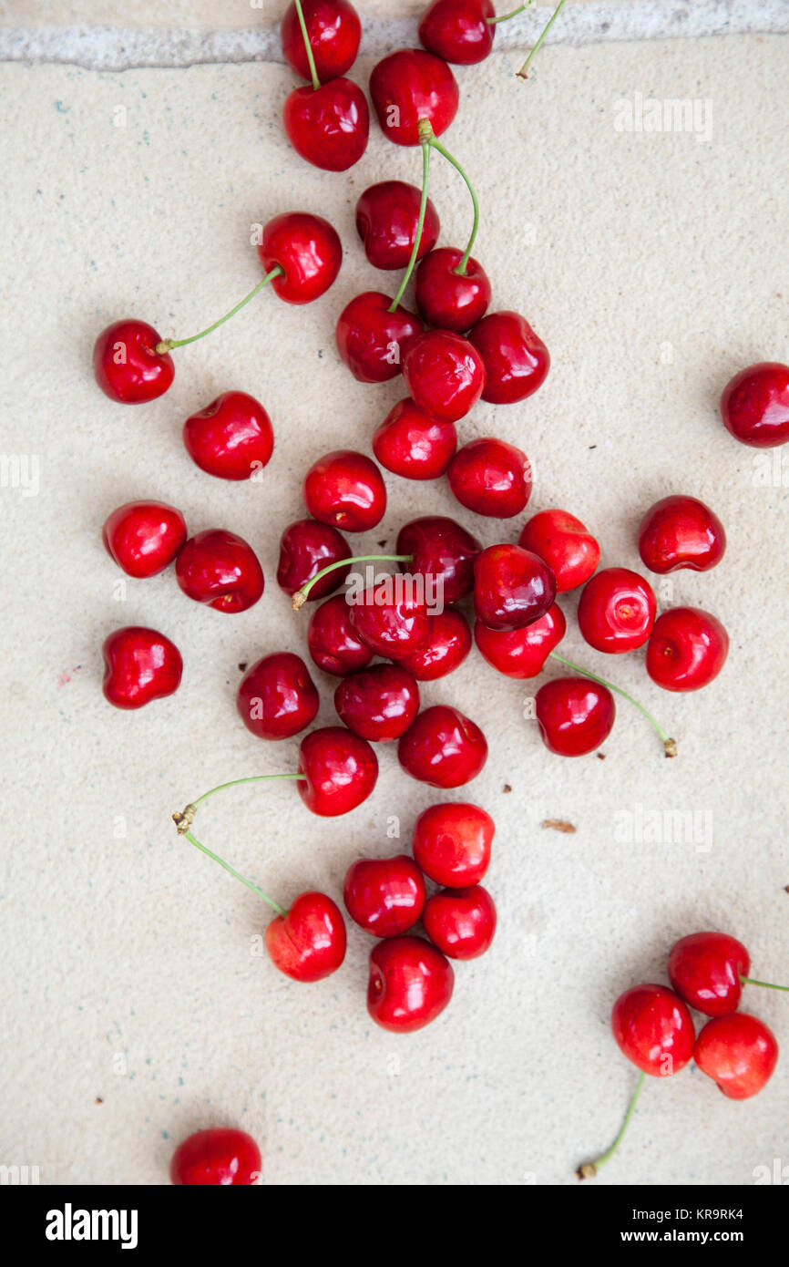 Child feet sand hi-res stock photography and images - Alamy