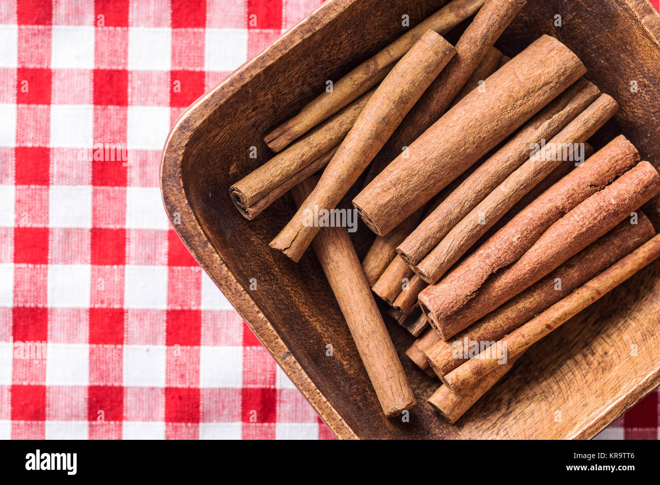 Cinamon sticks overhead hi-res stock photography and images - Alamy