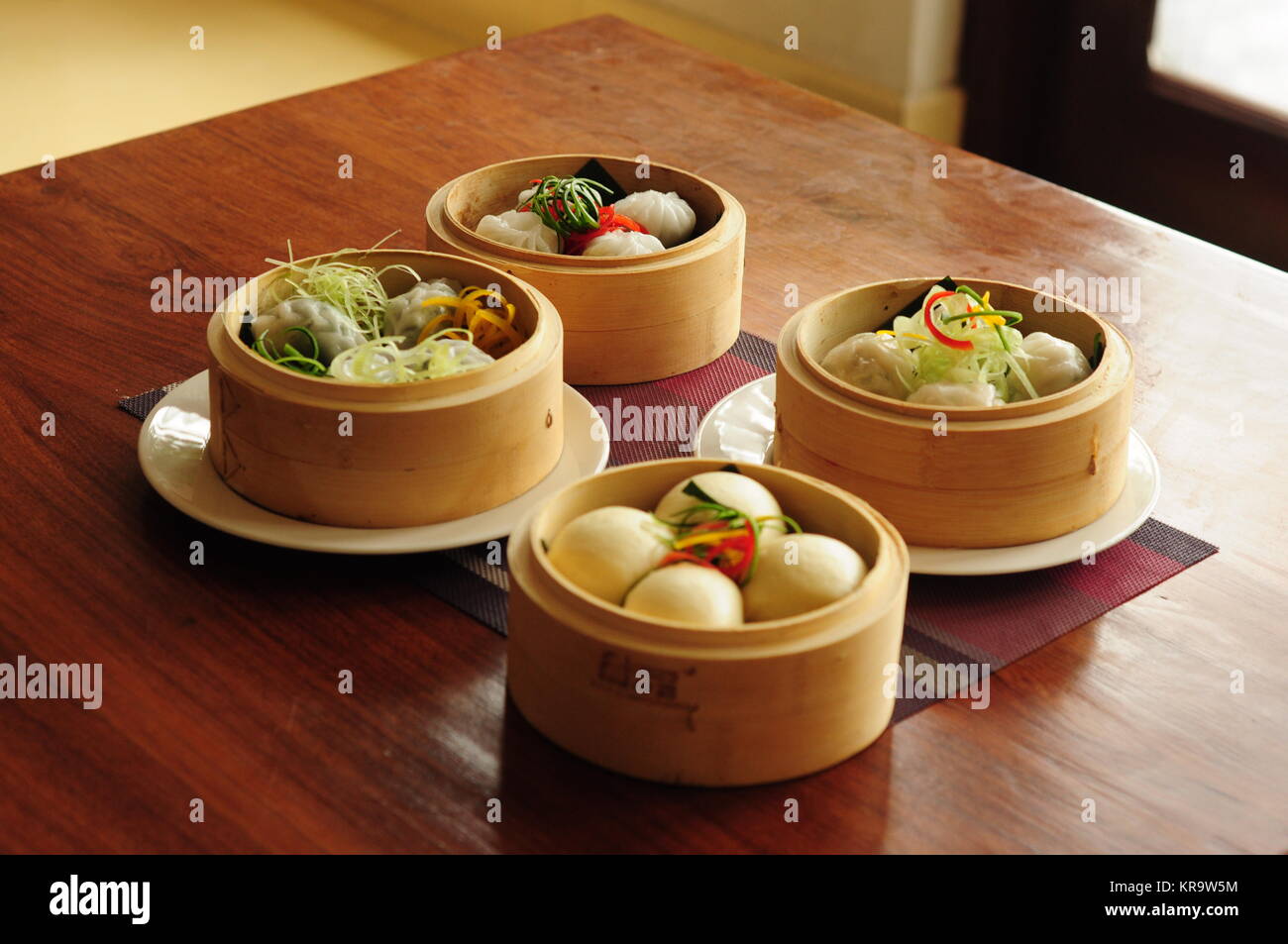 Momo cooking hi-res stock photography and images - Alamy