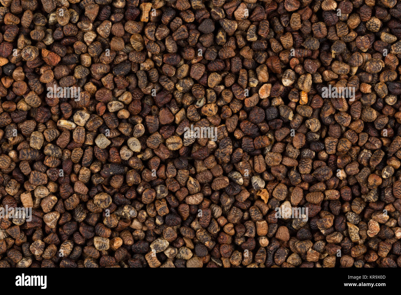 Decorticated cardamom seeds Stock Photo - Alamy