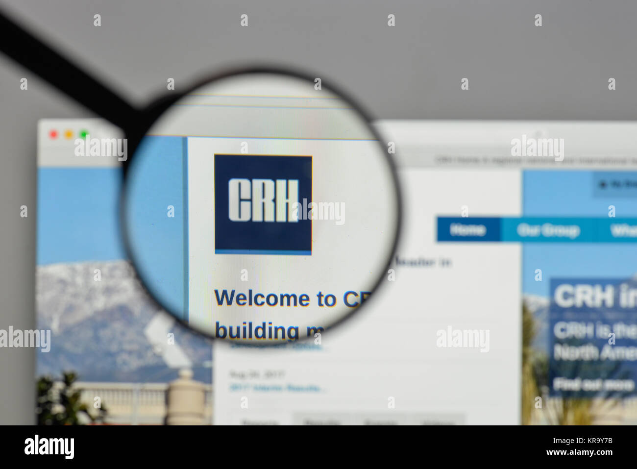 Milan, Italy - August 10, 2017: CRH logo on the website homepage Stock Photo - Alamy