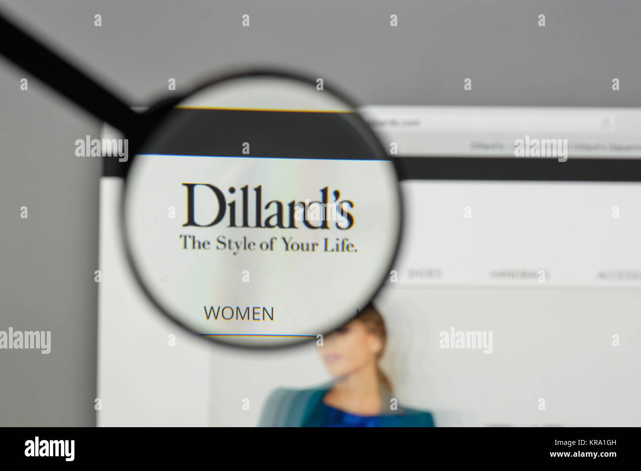 Dillards logo hi-res stock photography and images - Alamy