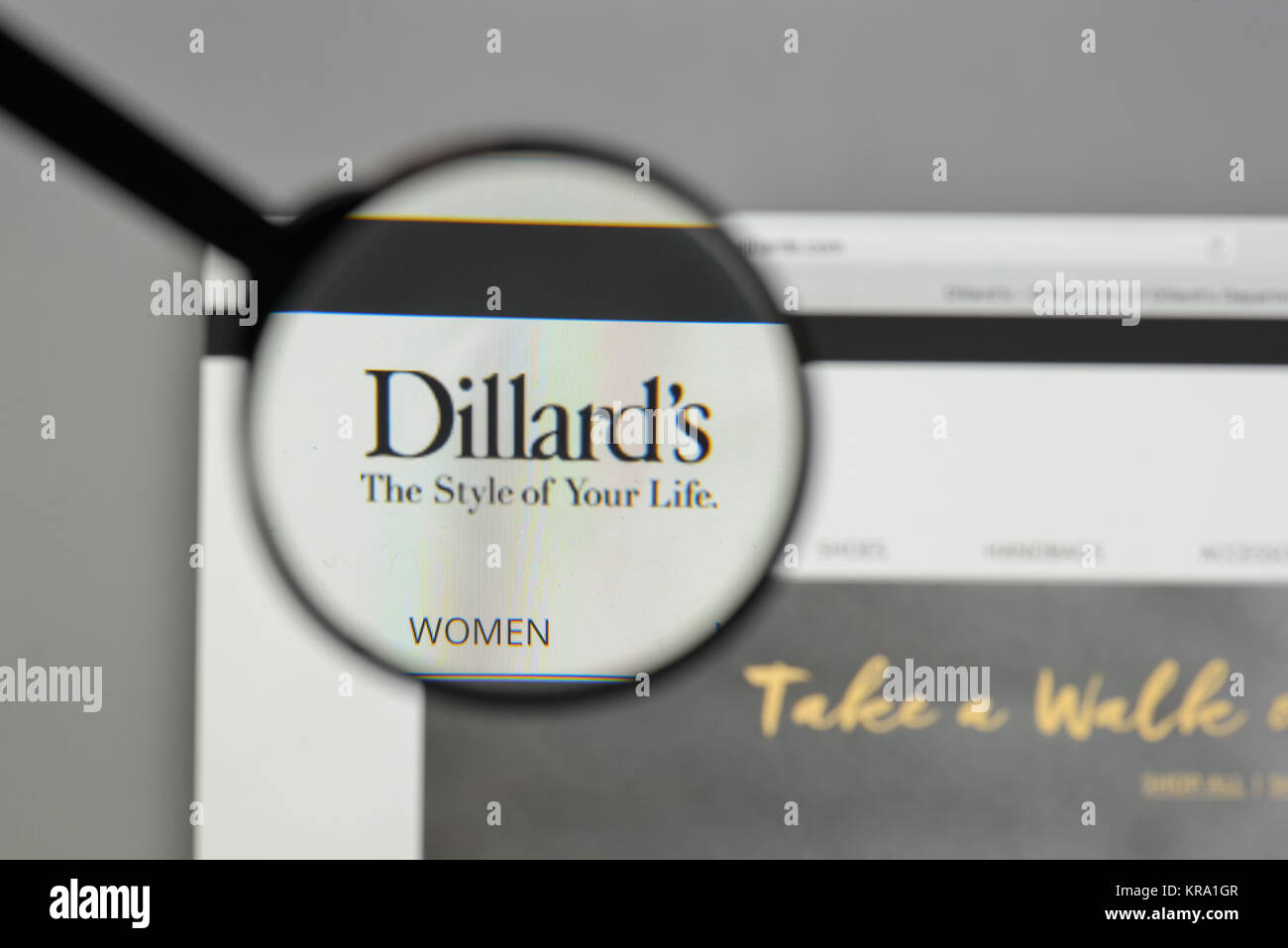 Dillards logo hi-res stock photography and images - Alamy
