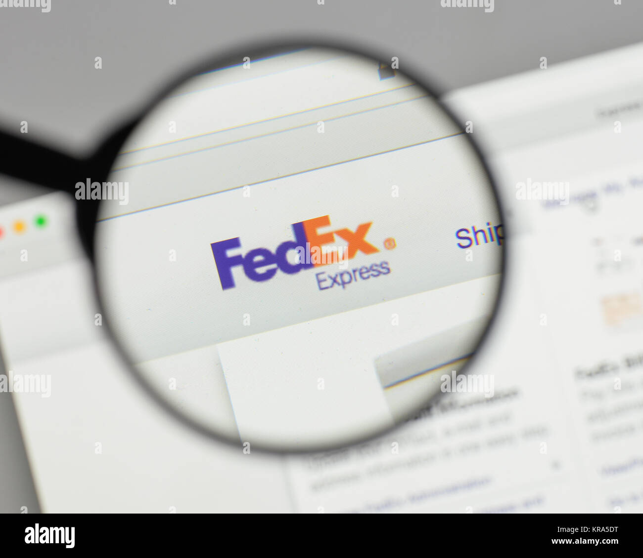 Milan, Italy - August 10, 2017: FedEx logo on the website homepage ...
