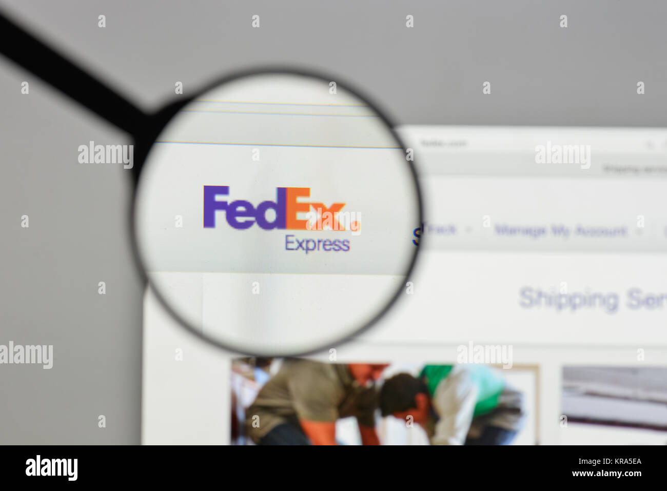 Fedex logo hi-res stock photography and images - Alamy